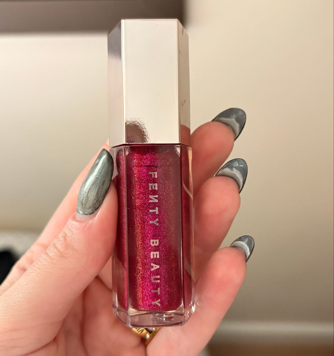 Gloss Labial Fenty Gloss Bomb Universal Lip Luminizer Fuschia Flex ...