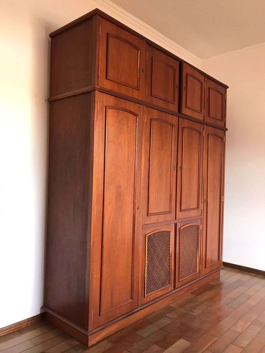 Guarda-roupas de Madeira Maciça (mogno) | Móvel Usado 76188835 | enjoei