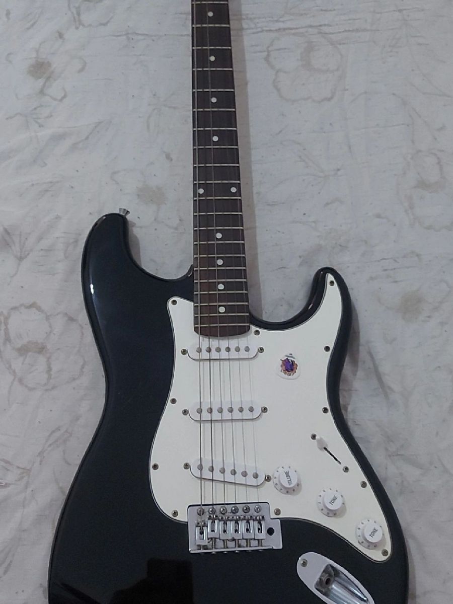 Guitarra Condor Stratocaster - Preta | Item de Música Condor Usado ...