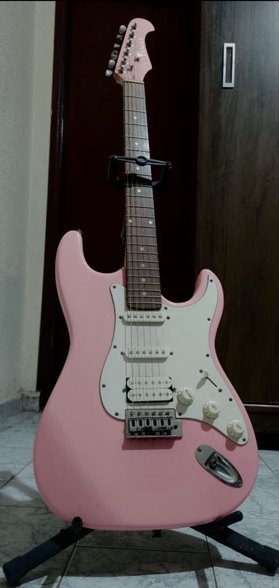 Guitarra Elétrica Eagle Sts Rosa | Item de Música Eagle Usado 81311450 ...