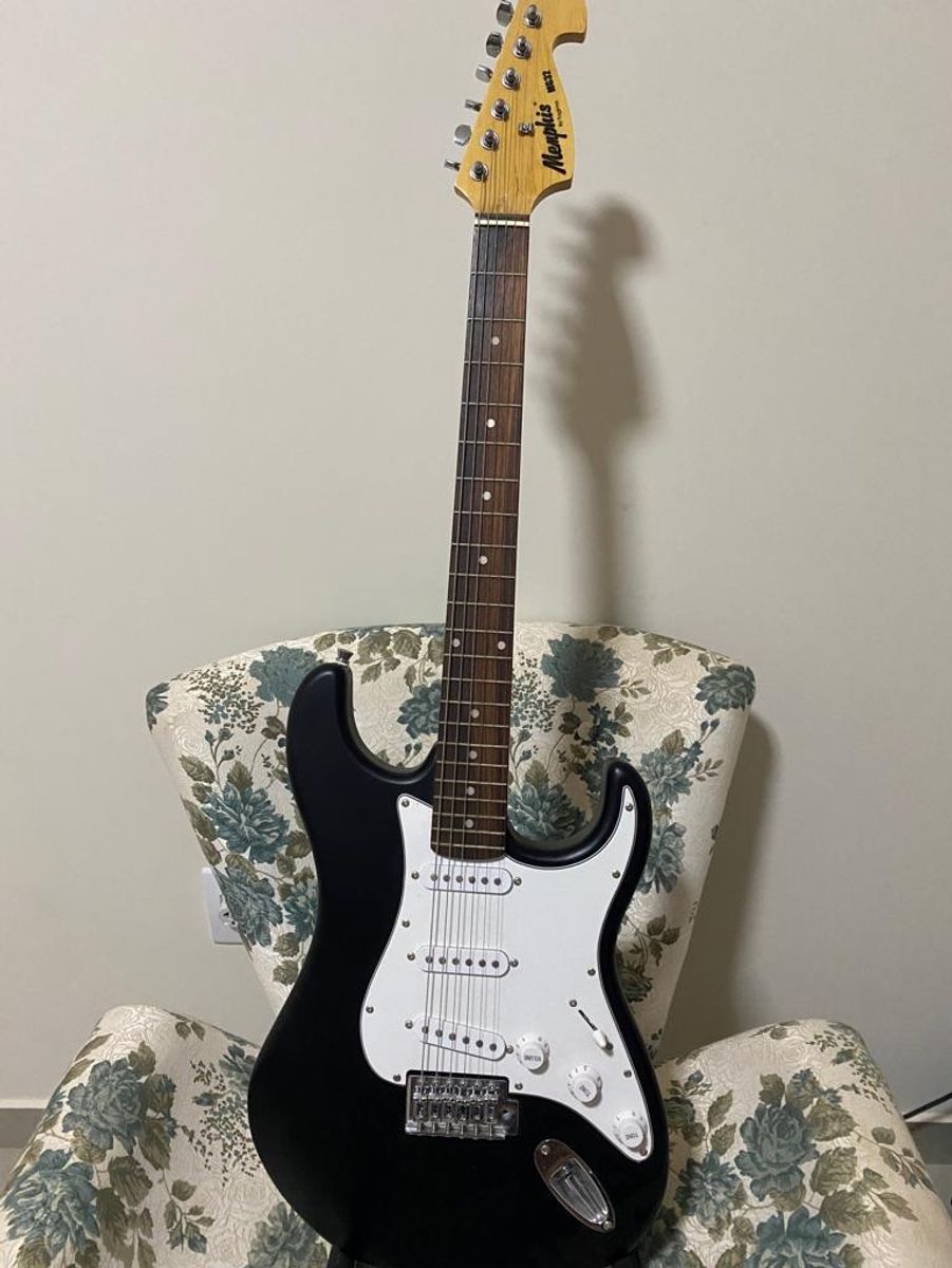 Guitarra Tagima Memphis Mg32 Stratocaster Preta e Branca | Item de ...