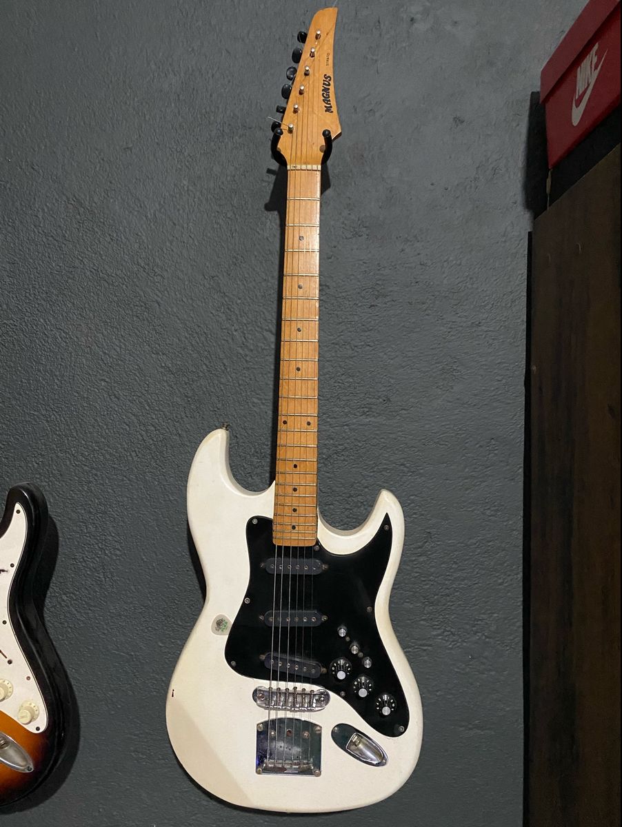 Guitarra.. | Item de Música Magnus Usado 81993680 | enjoei