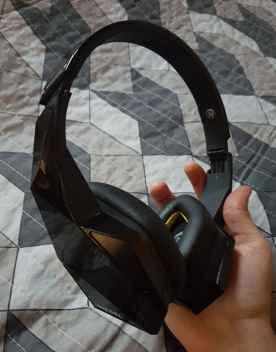 Headphone Diesel - Monster (vektr) | Item de Música Diesel Usado ...