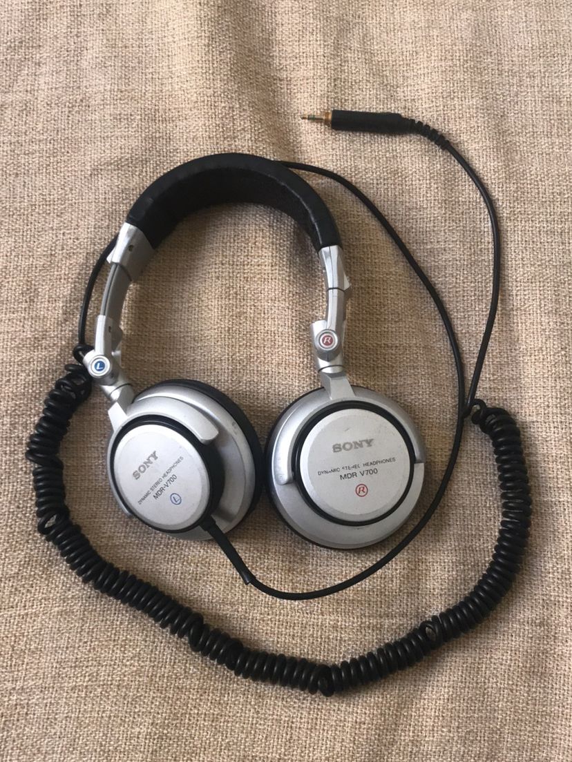 Headphone Sony Dj Profissional Mdr-v700 | Item Info & Eletro Sony Usado ...