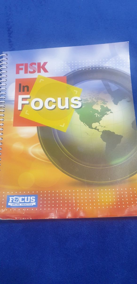 In Focus - Fisk | Livro Usado 77400394 | enjoei
