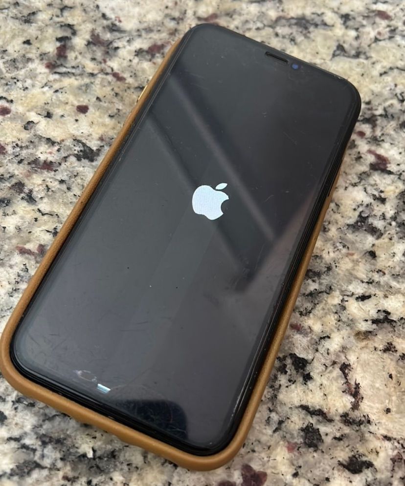 Iphone Xr 64g Quebrado | Iphone Iphone Usado 86482421 | enjoei
