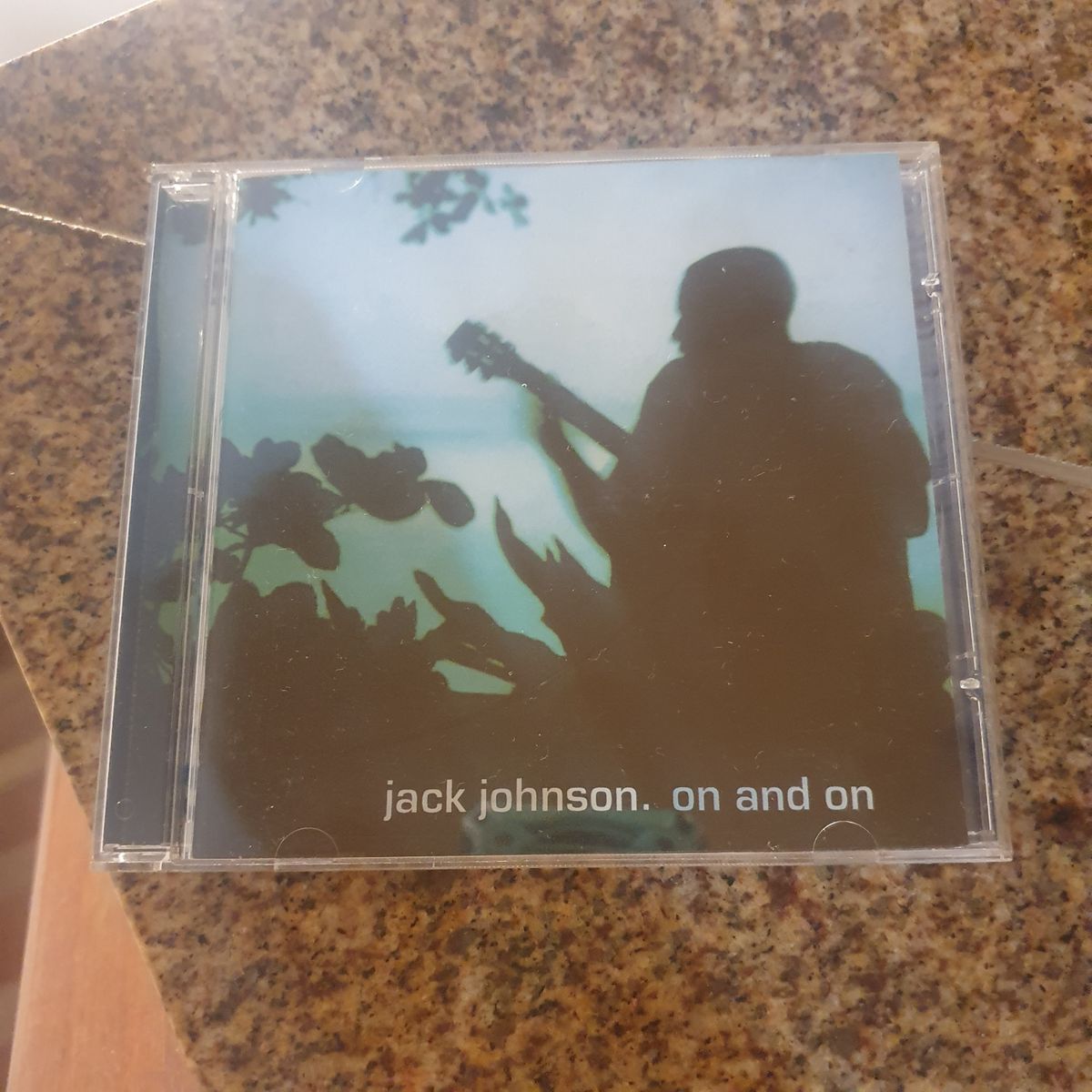 Jack Johnson On And On | Item de Música Universal Usado 84973910 | enjoei