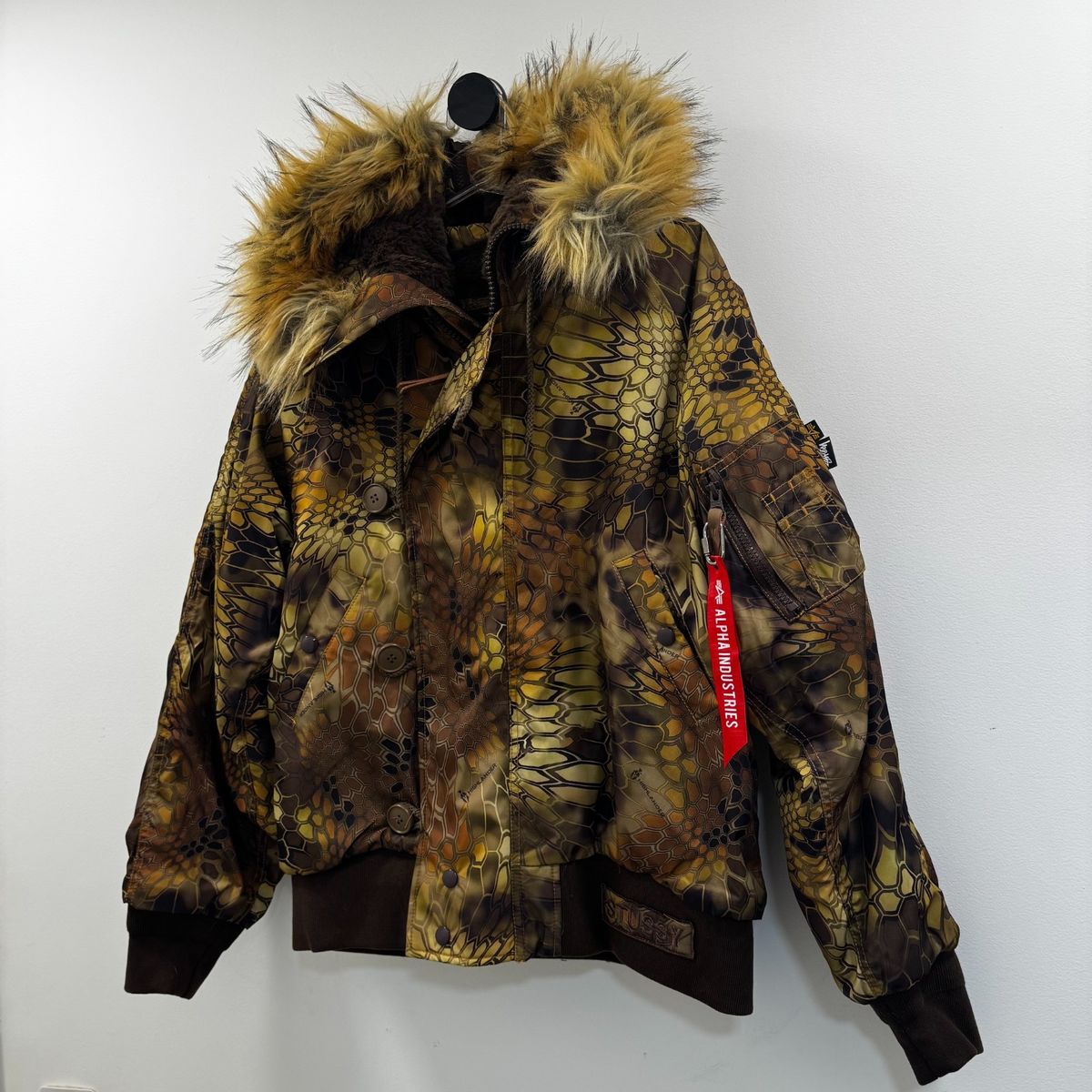 Jaqueta Bomber Stussy Vs Alpha Industries Collab Kyrptek Camo N2b ...