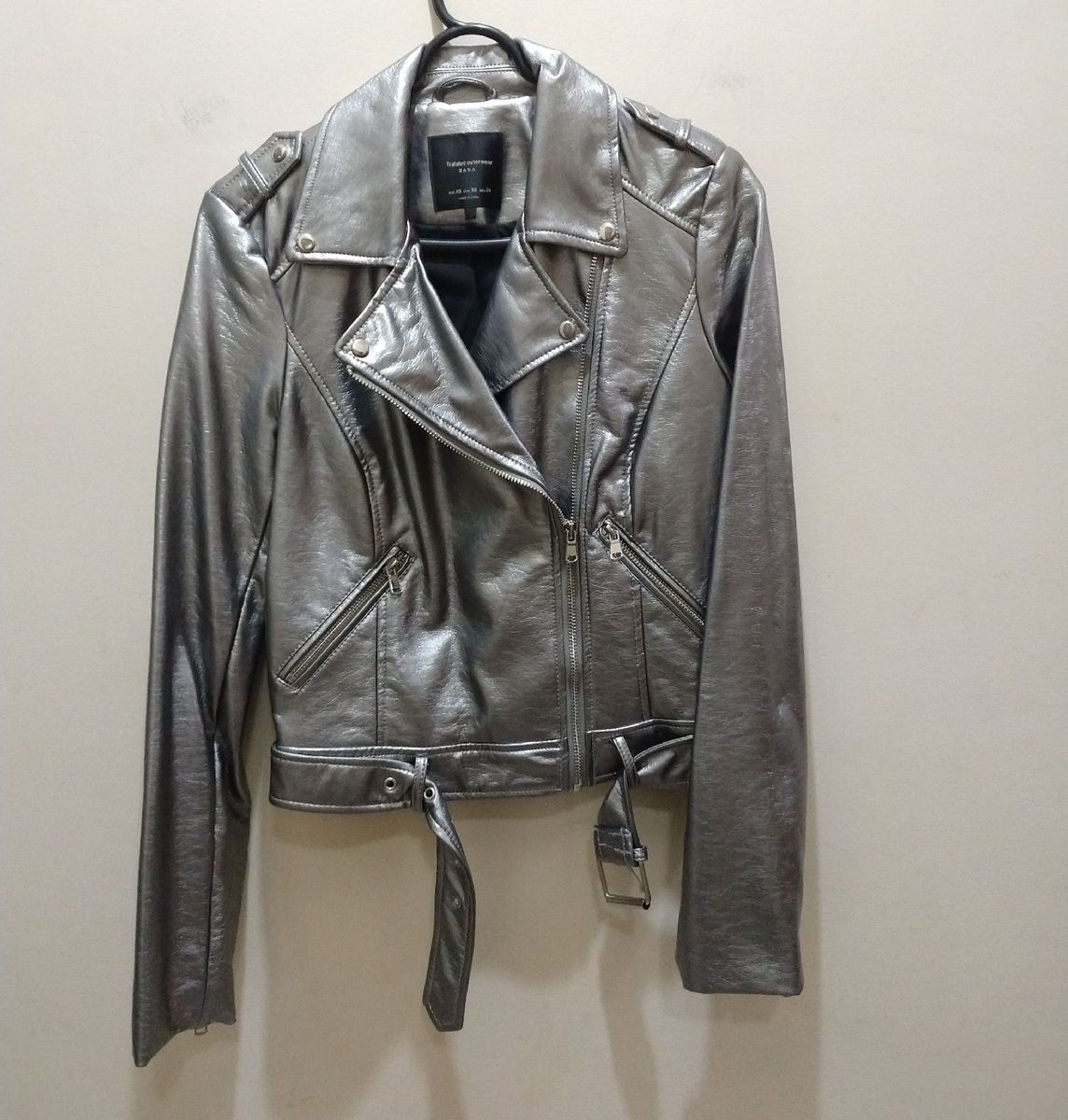 Jaqueta Prata Couro Fake Zara | Casaco Feminino Zara Nunca Usado ...