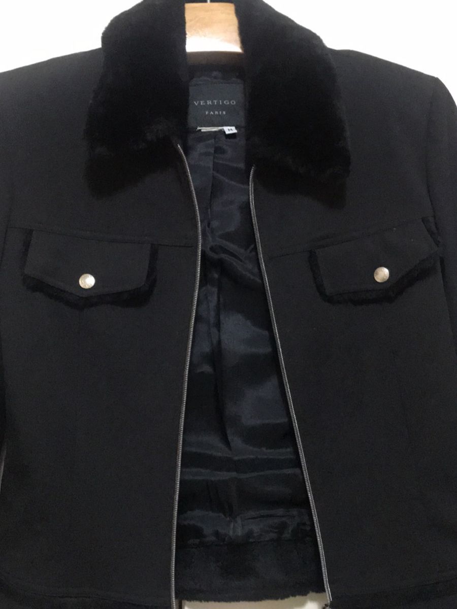 Jaqueta Preta com Detalhes em Pelinho Vertigo | Casaco Feminino Vertigo ...