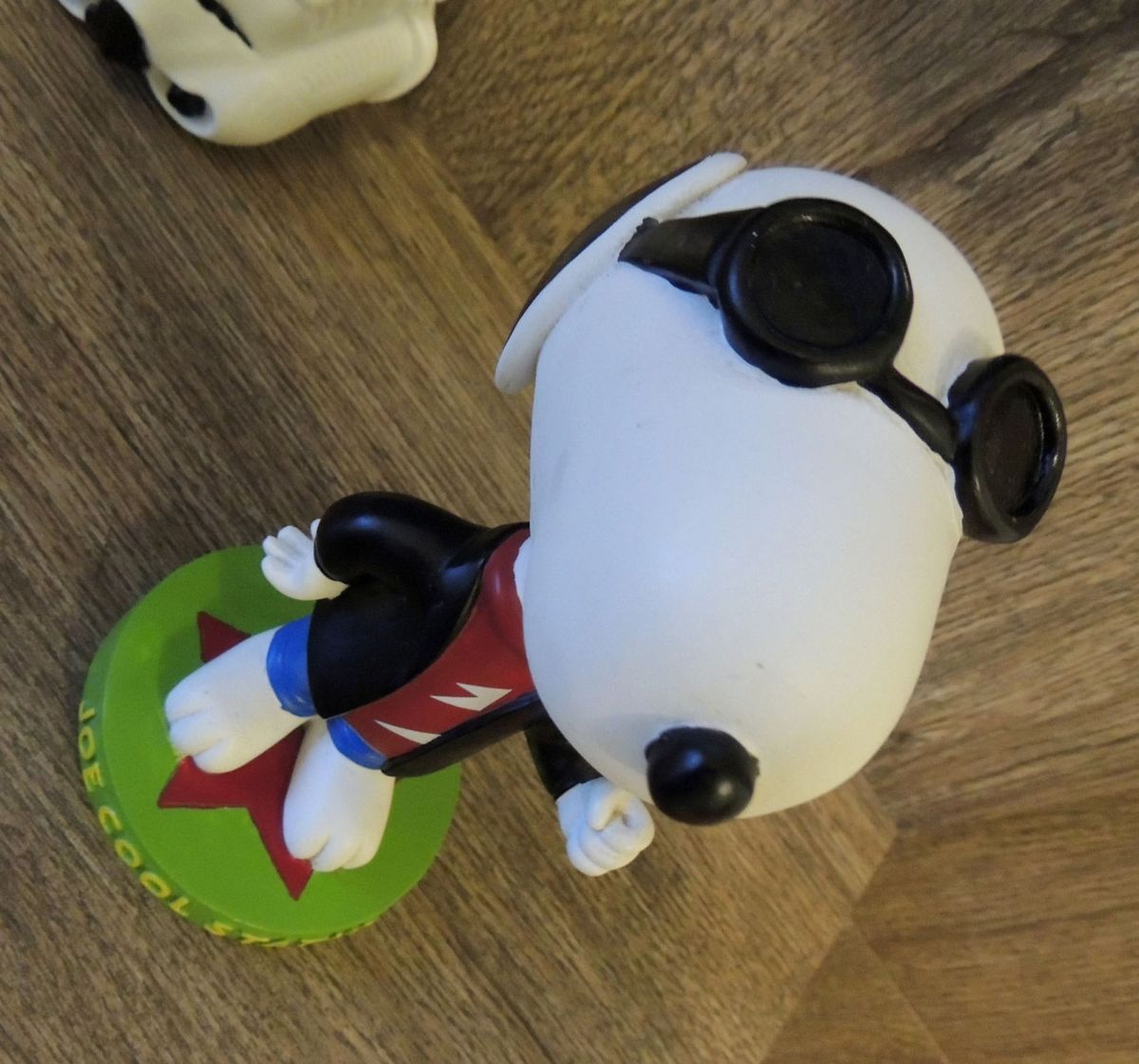 Joe Cool Statue | Item de Decoração Usado 25842026 | enjoei