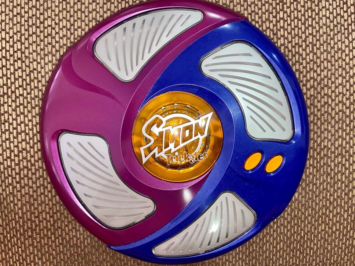 Jogo Genius Simon Trickster | Brinquedo Hasbro Usado 46734413 | enjoei