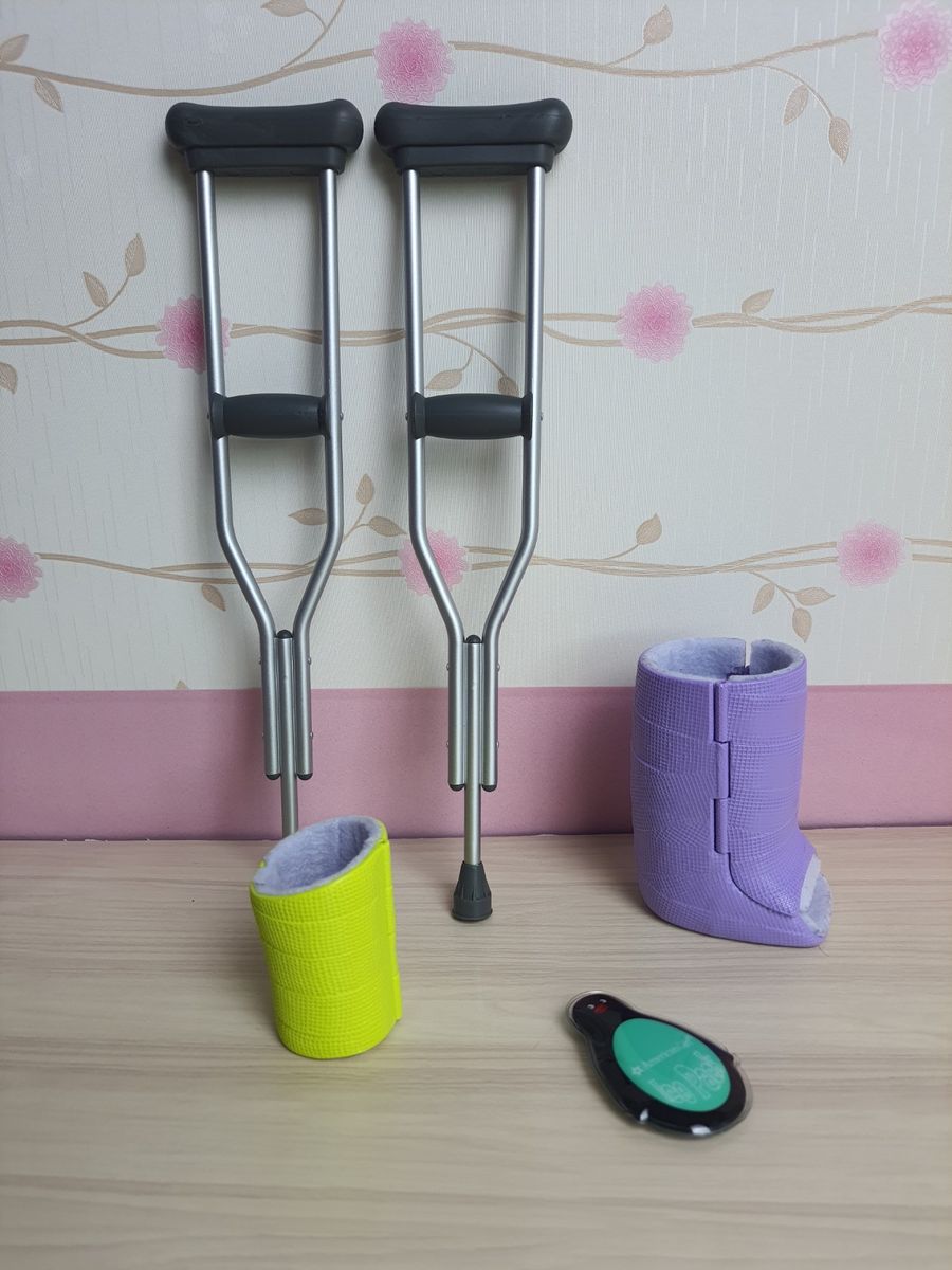 Kit de Muletas e Gesso da Boneca Our Generation Original Serve para ...