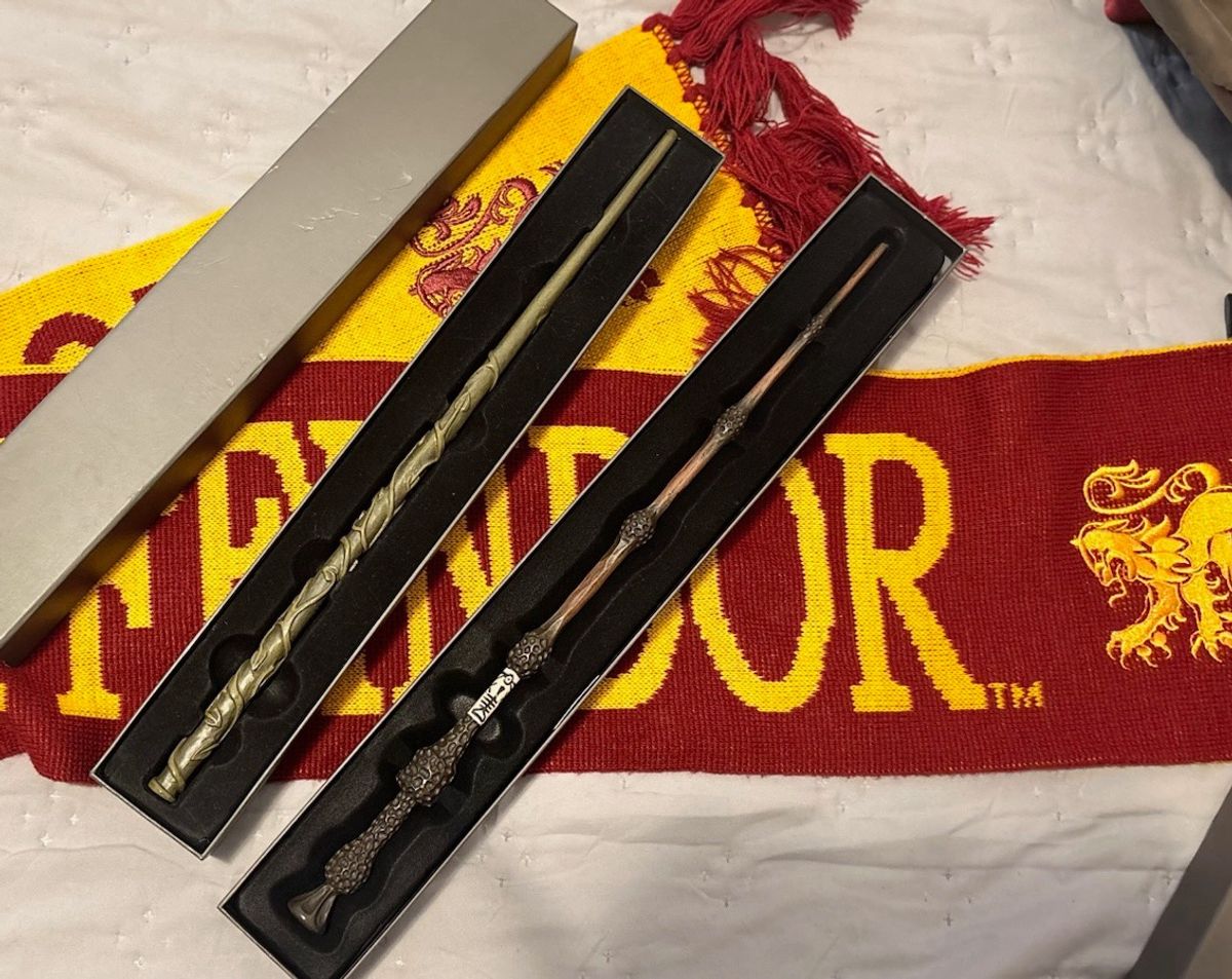 Kit Harry Potter Varinhas e Cachecol | Móvel p/ Casa Universal Usado ...