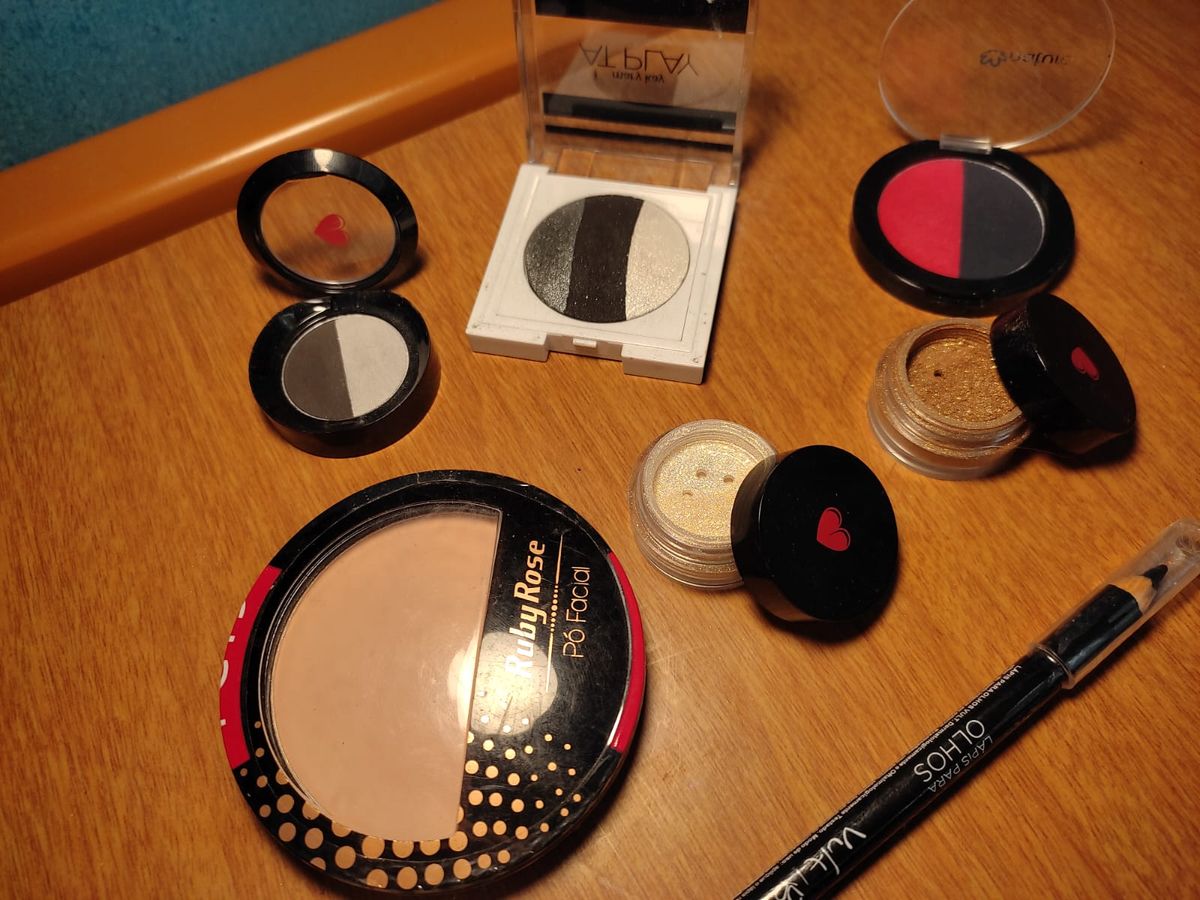 Kit Maquiagens Diversas | Maquiagem Feminina Variado Nunca Usado ...