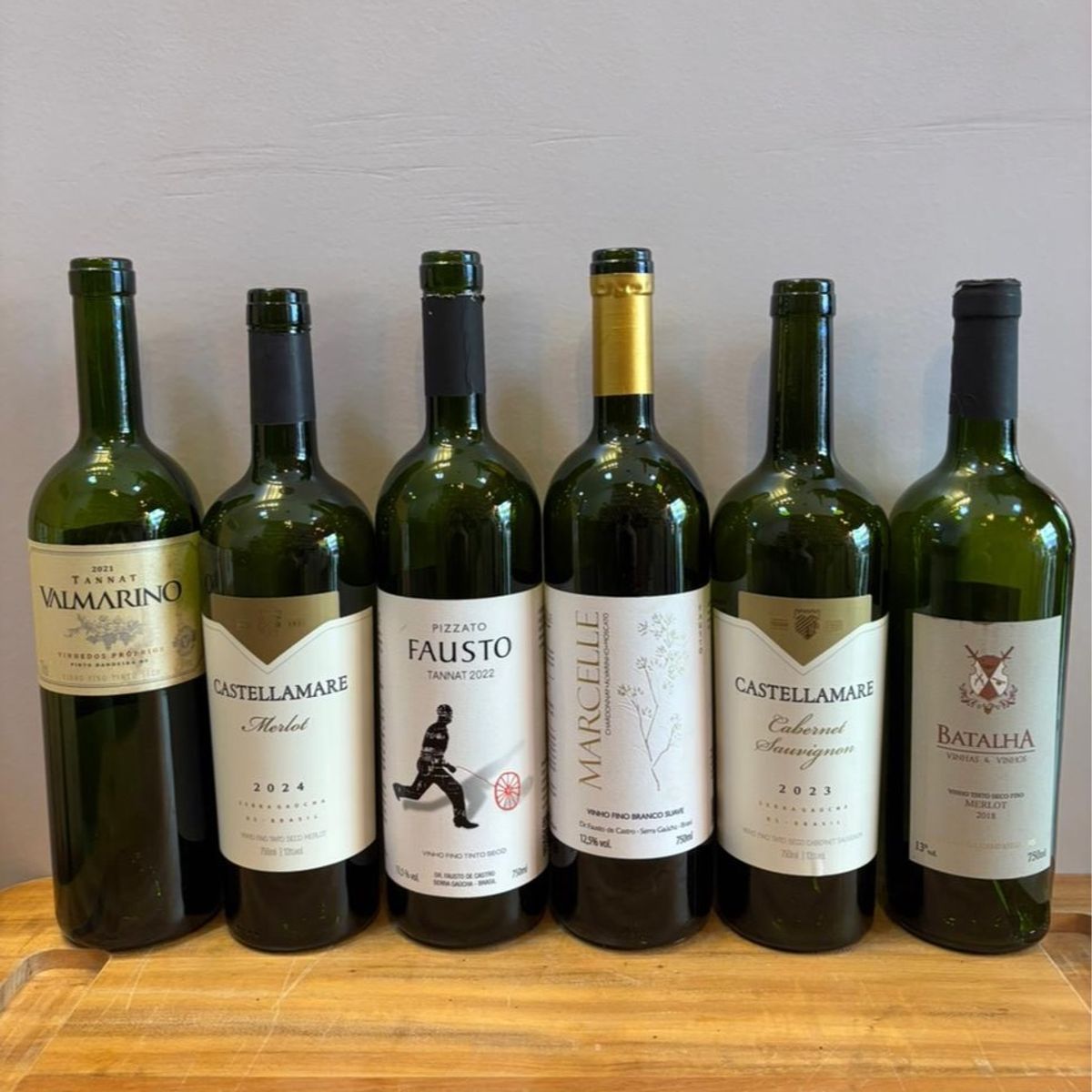 Kit Seis Garrafas de Vinho | Item de Decoração Usado 131182603 | enjoei