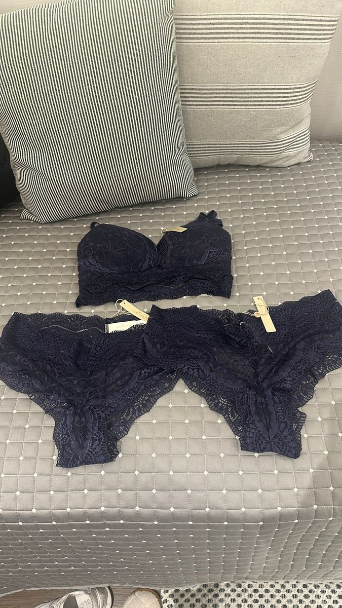 Kit Sutiã e 2 Calcinhas de Renda da Loungerie | Lingerie Feminina ...