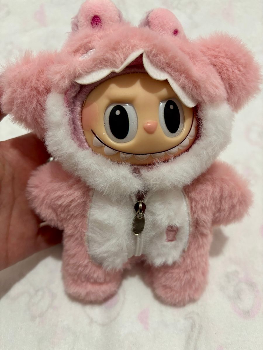 Labubu Rosa com Roupinha | Brinquedo Nunca Usado 128840725 | enjoei