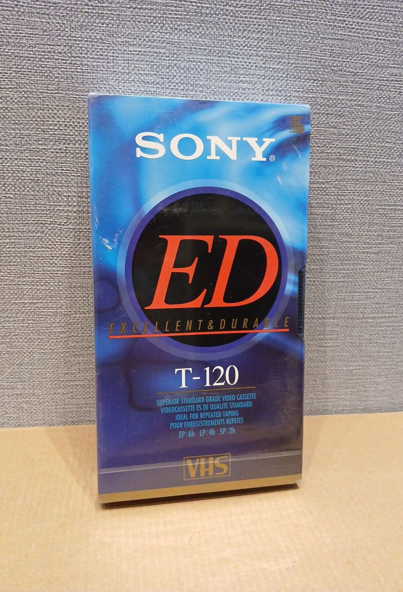 Lacrada | Fita Vhs | Sony Ed T-120 | Item de Música Sony Nunca Usado 132667225 | enjoei
