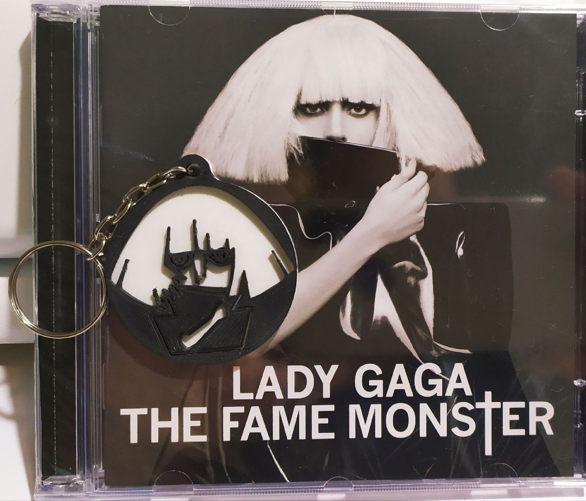 Lady Gaga. Kit Lady Gaga,cd, Relógio de Parede em Mdf , Chaveiro The ...