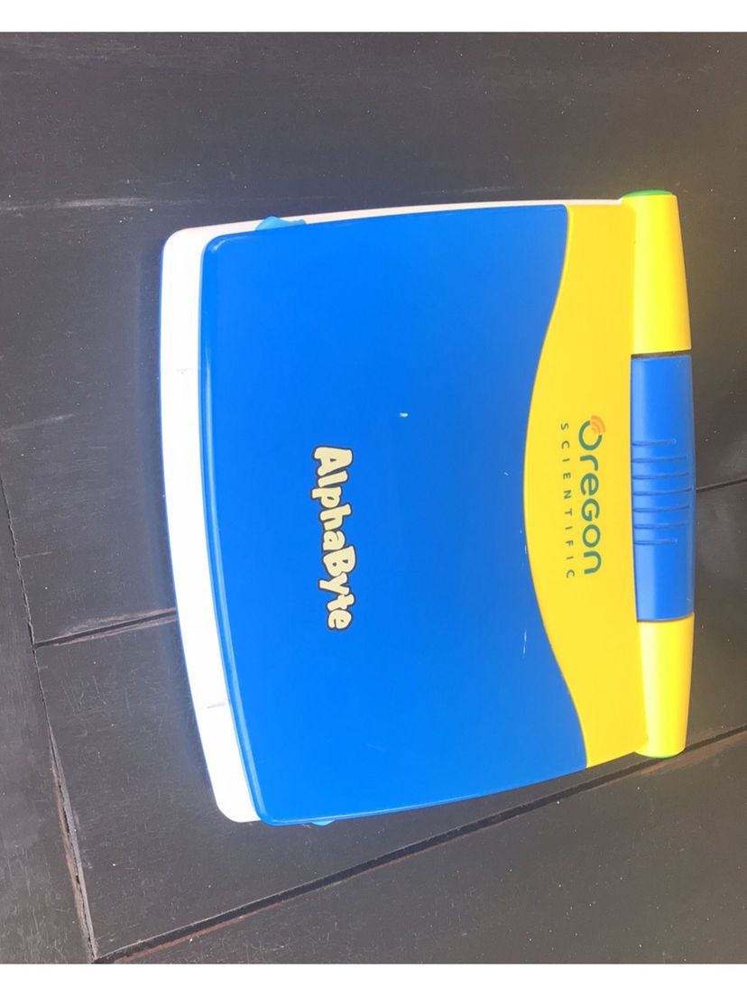 Laptop Oregon Scientific Alphabyte | Brinquedo para Bebês Oregon Usado 31886121 | enjoei