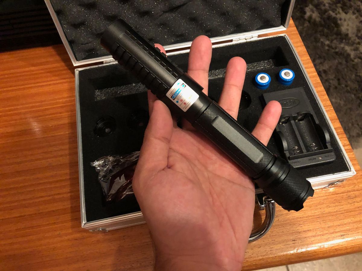 Laser Azul 50.000mw Super Forte Class 3 + Maleta Metal | Jogo de ...