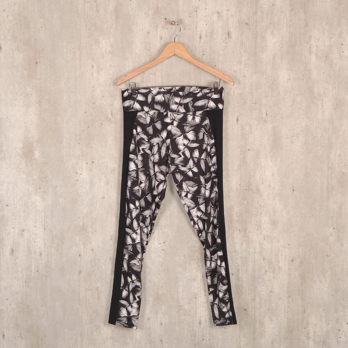 Legging Preta Borboletas Mace | Calça Feminina Mace Usado 40620425 | enjoei