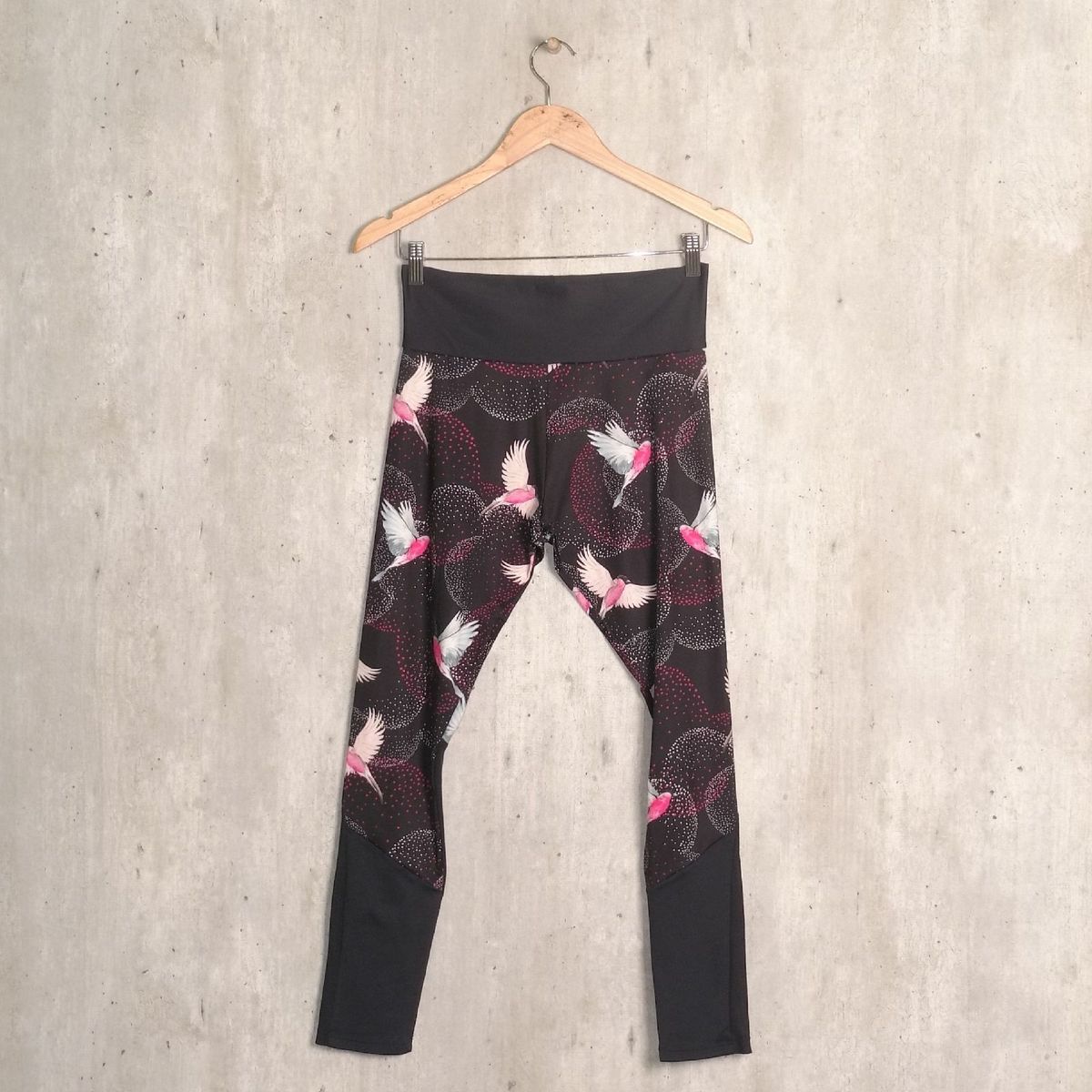Legging Preta Pássaros Mace | Calça Feminina Mace Usado 52430217 | enjoei