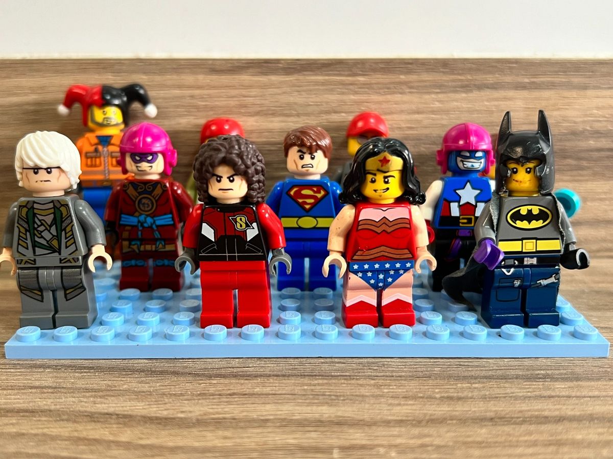 Lego 11 Minifigures Minifiguras Originais Aleatórias Bonecos Lego ...