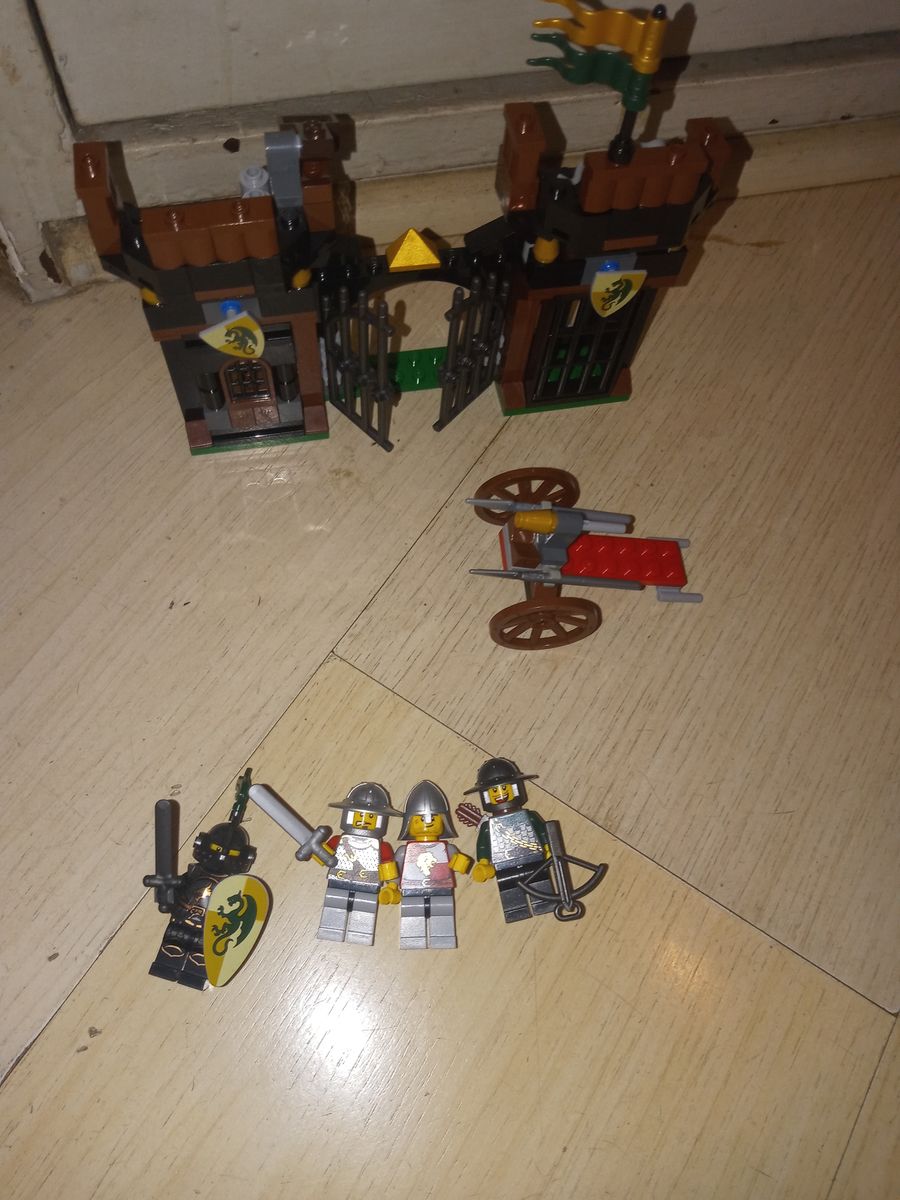 Lego 7187 Kingdoms Escape From Dragon Prison (incompleto) | Brinquedo ...