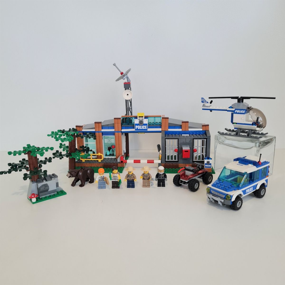 Lego City 4440 Delegacia De Polícia Florestal Completo Brinquedo Lego Usado 78990515 Enjoei