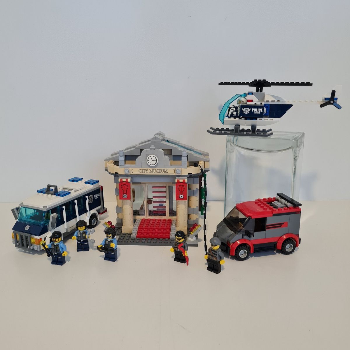 Lego City 60008 Ocorrência No Museu Completo | Brinquedo Lego Usado ...