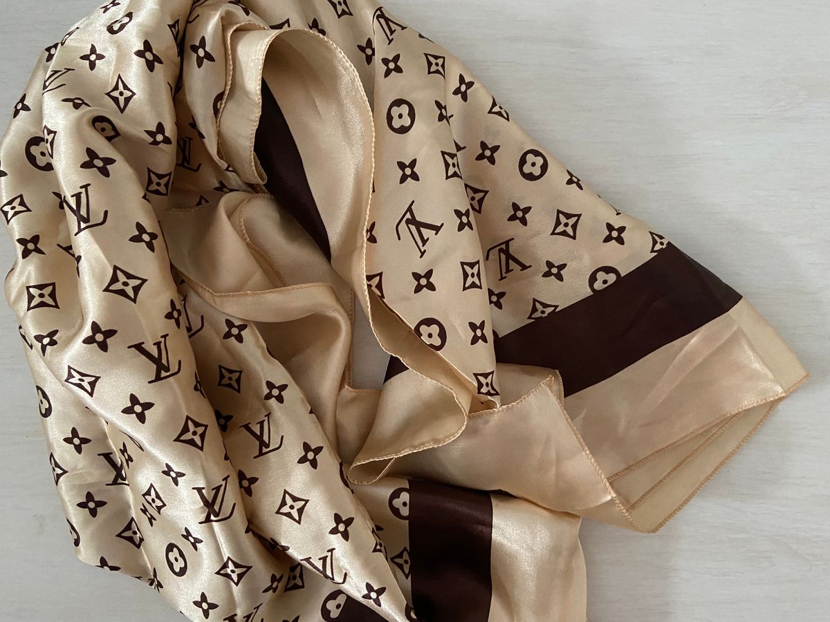 Lenço Luxo | Produto Feminino Nunca Usado 85568871 | enjoei