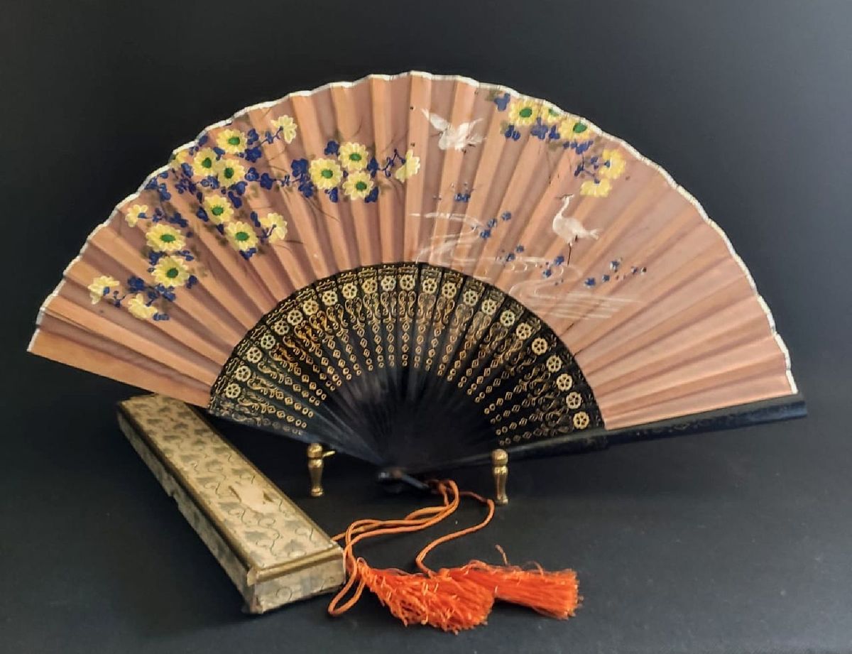 Leque Chinês 80's | Produto Feminino Marcelus Ribas Antiguidades E ...