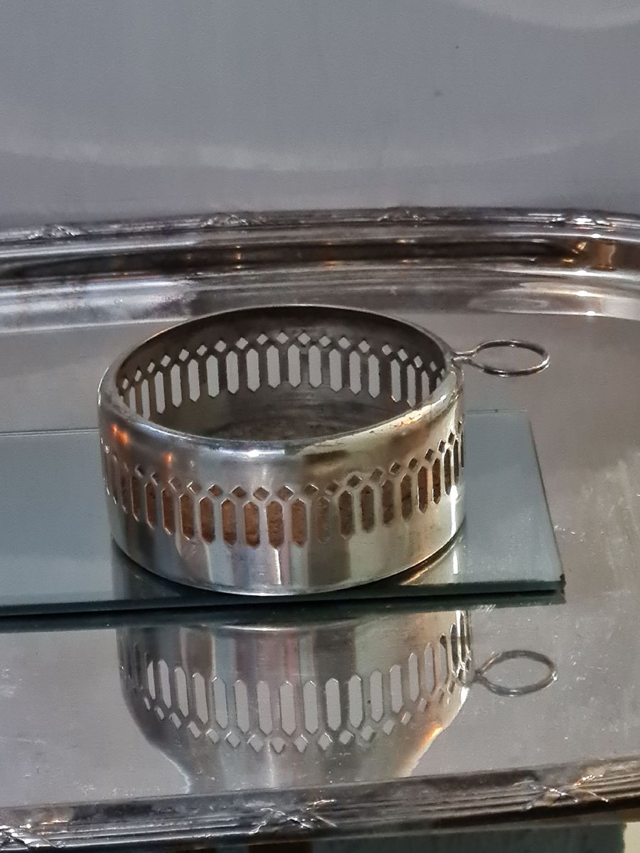 Lindo Porta Garrafas de Prata Eberle Silverplat com Desenhos Vazados ...