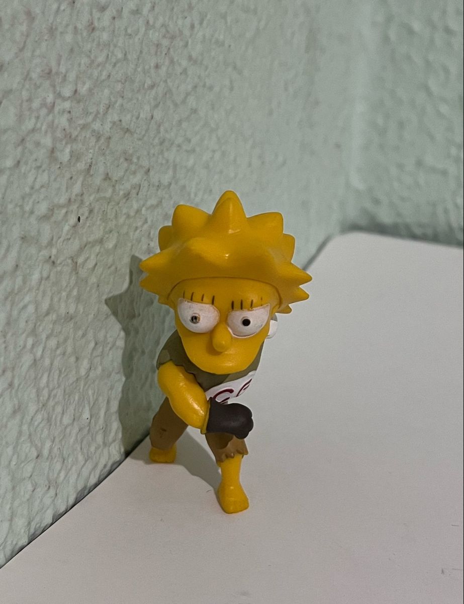 Lisa Simpson- Super Herói.. | Brinquedo Long Jump Usado 80253484 | enjoei
