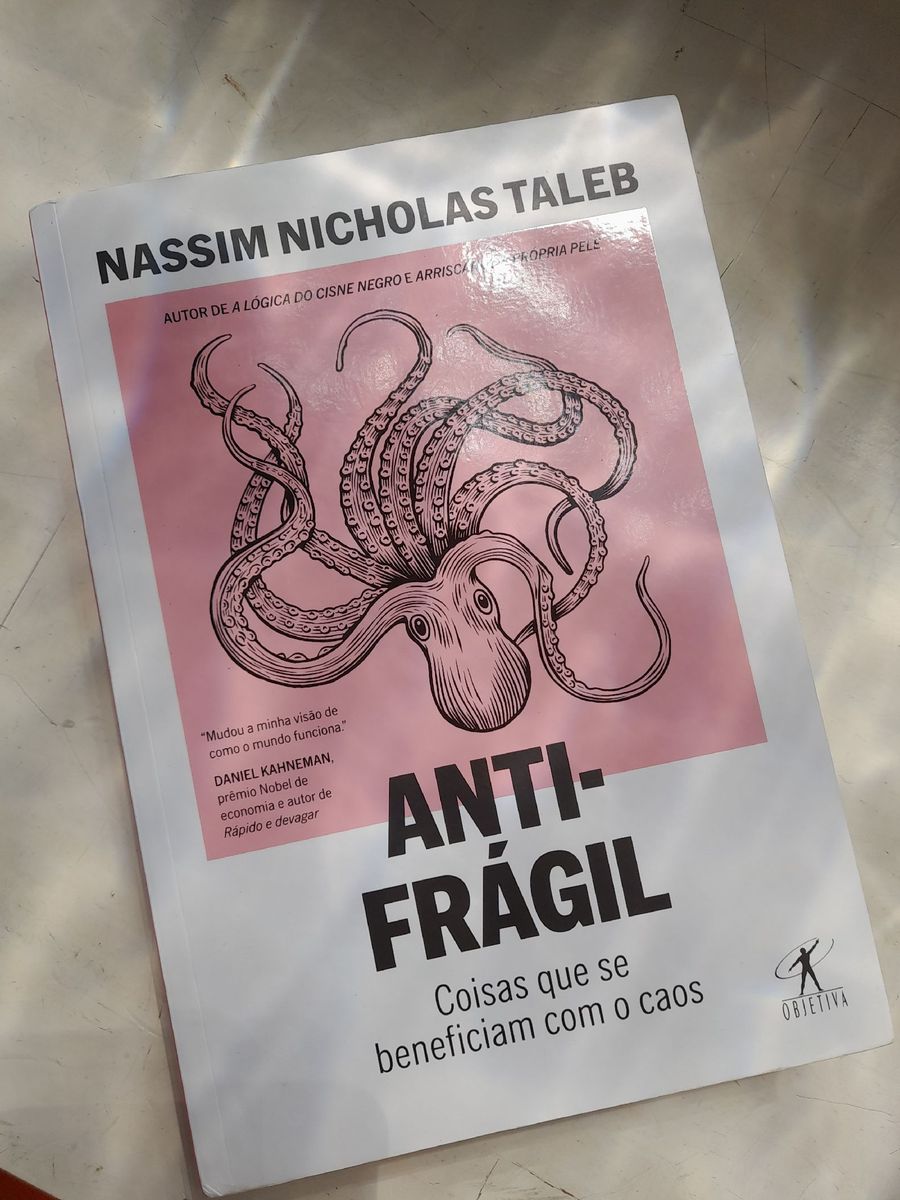 Livro Antifragil- Nassim Nicholas Taleb | Livro Usado 69017821 | enjoei