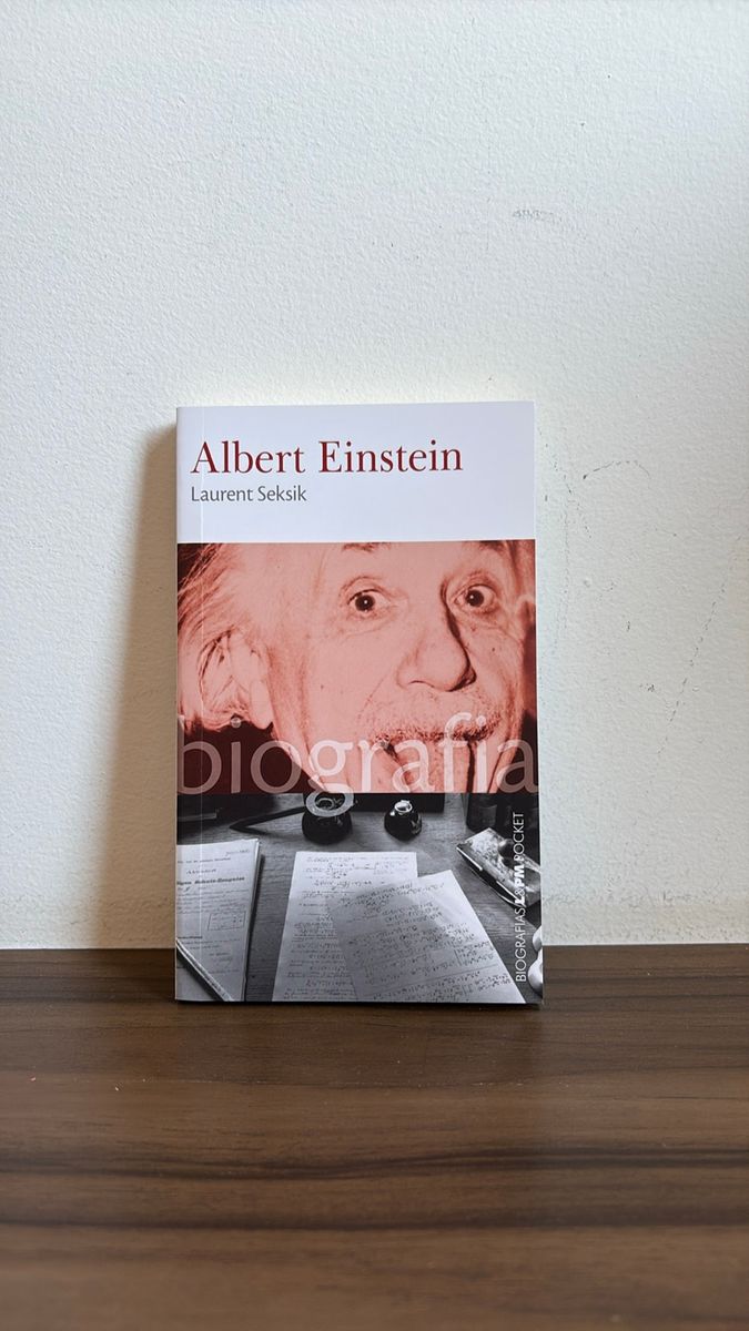 Livro: Biografia de Albert Einstein | Cacareco L&Pm Usado 129728939 | enjoei