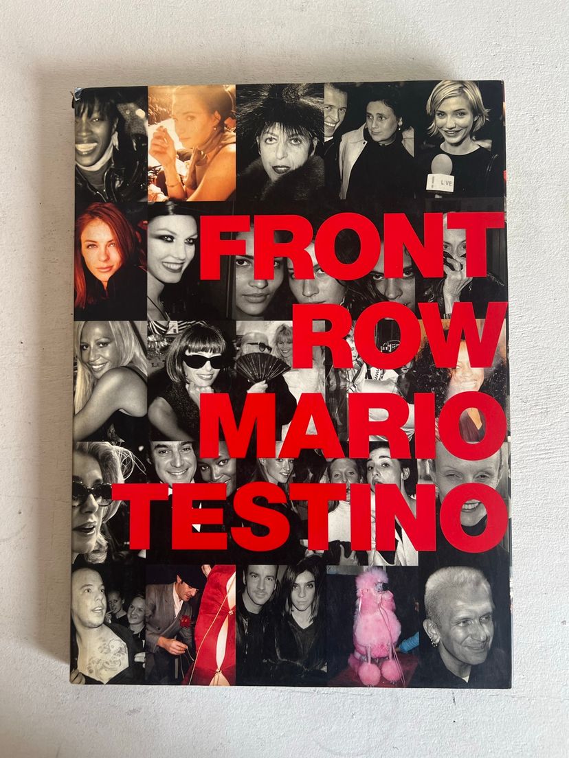 Livro Capa Dura Front Row Mario Testino | Livro Usado 114440962 | enjoei