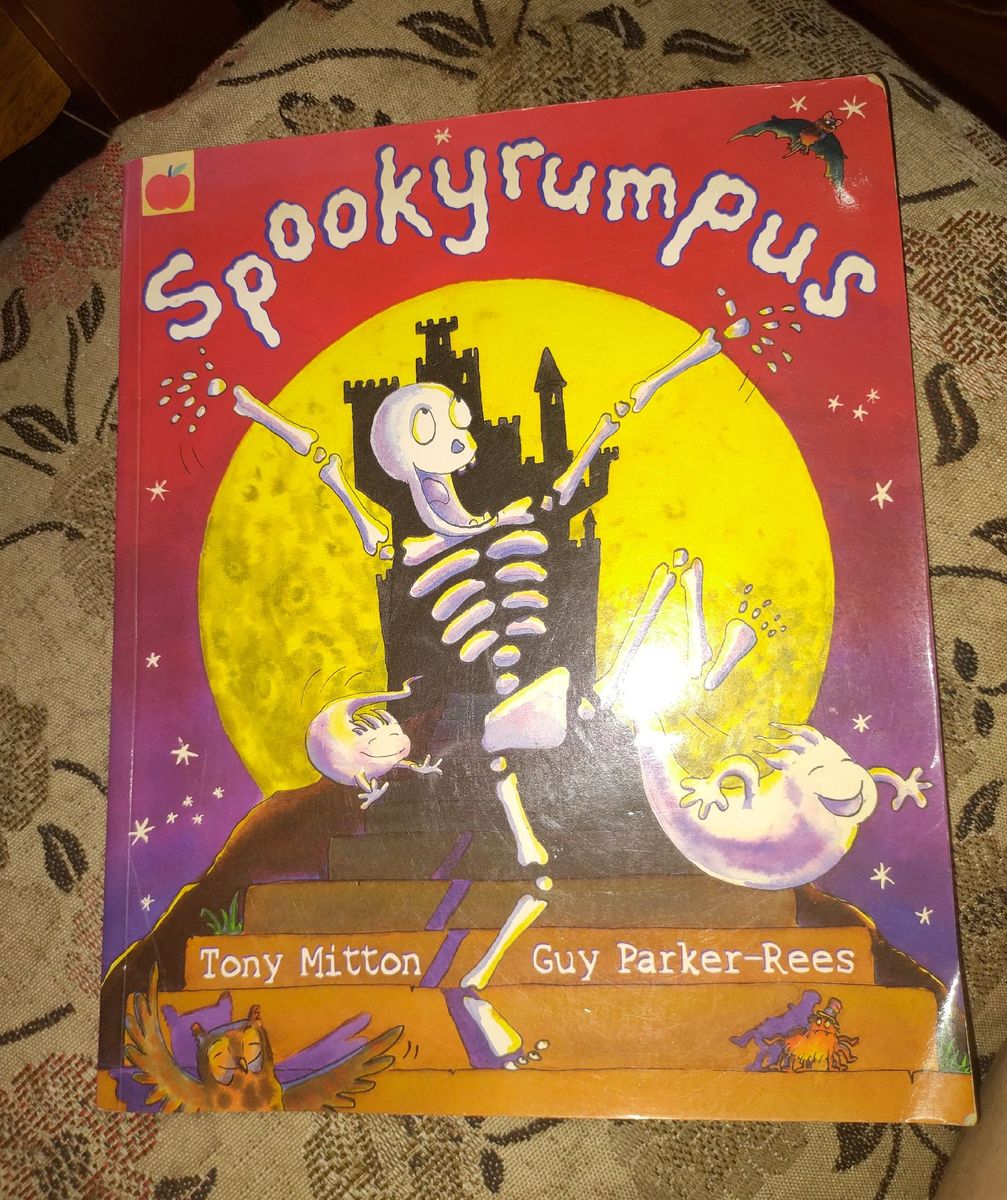Livro em Inglês Spookyrumpus Tony Mitton | Livro Usado 71379256 | enjoei