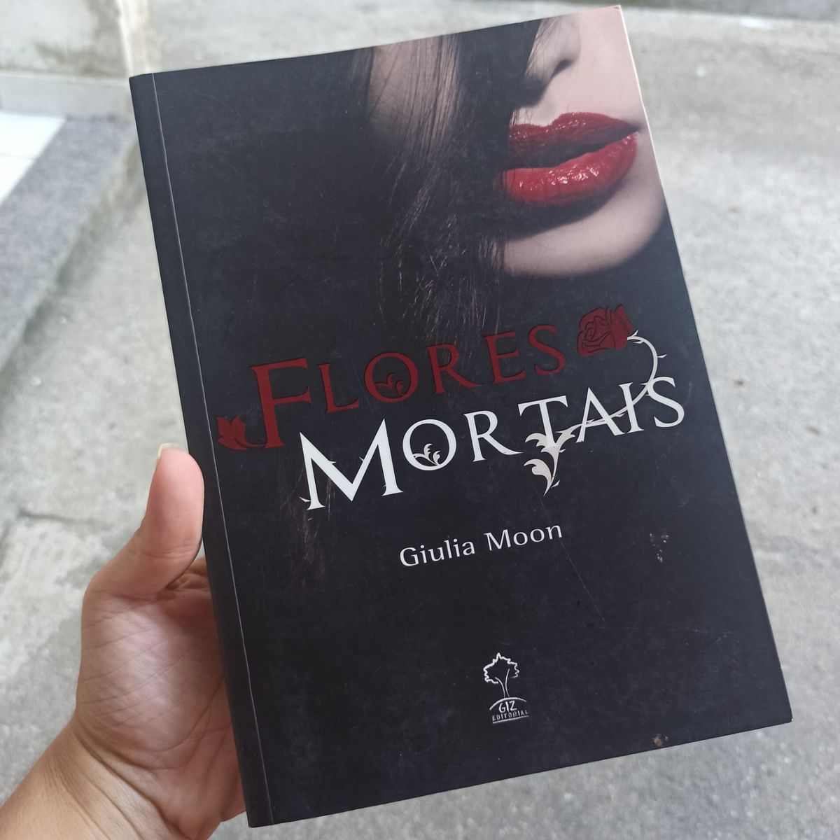 Livro: Flores Mortais | Giulia Moon | Editora Giz | Livro Giz Usado ...