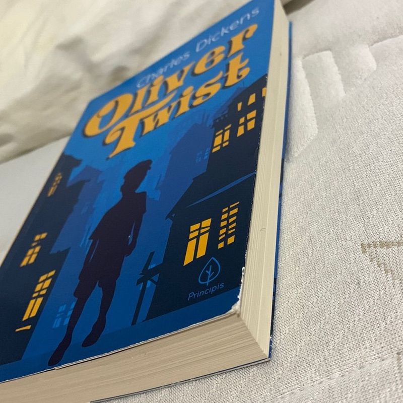 Capa Do Livro Oliver Twist Grandes Clássicos: Charles Dickens Para