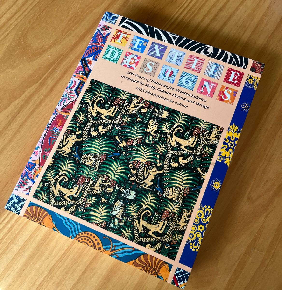 Livro Textile Designs: 200 Years Of Patterns | Livro Usado 78175720 ...