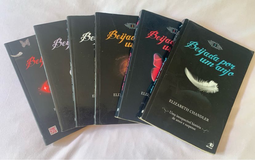 Livros da Série Beijada por Um Anjo | Livro Usado 128145758 | enjoei