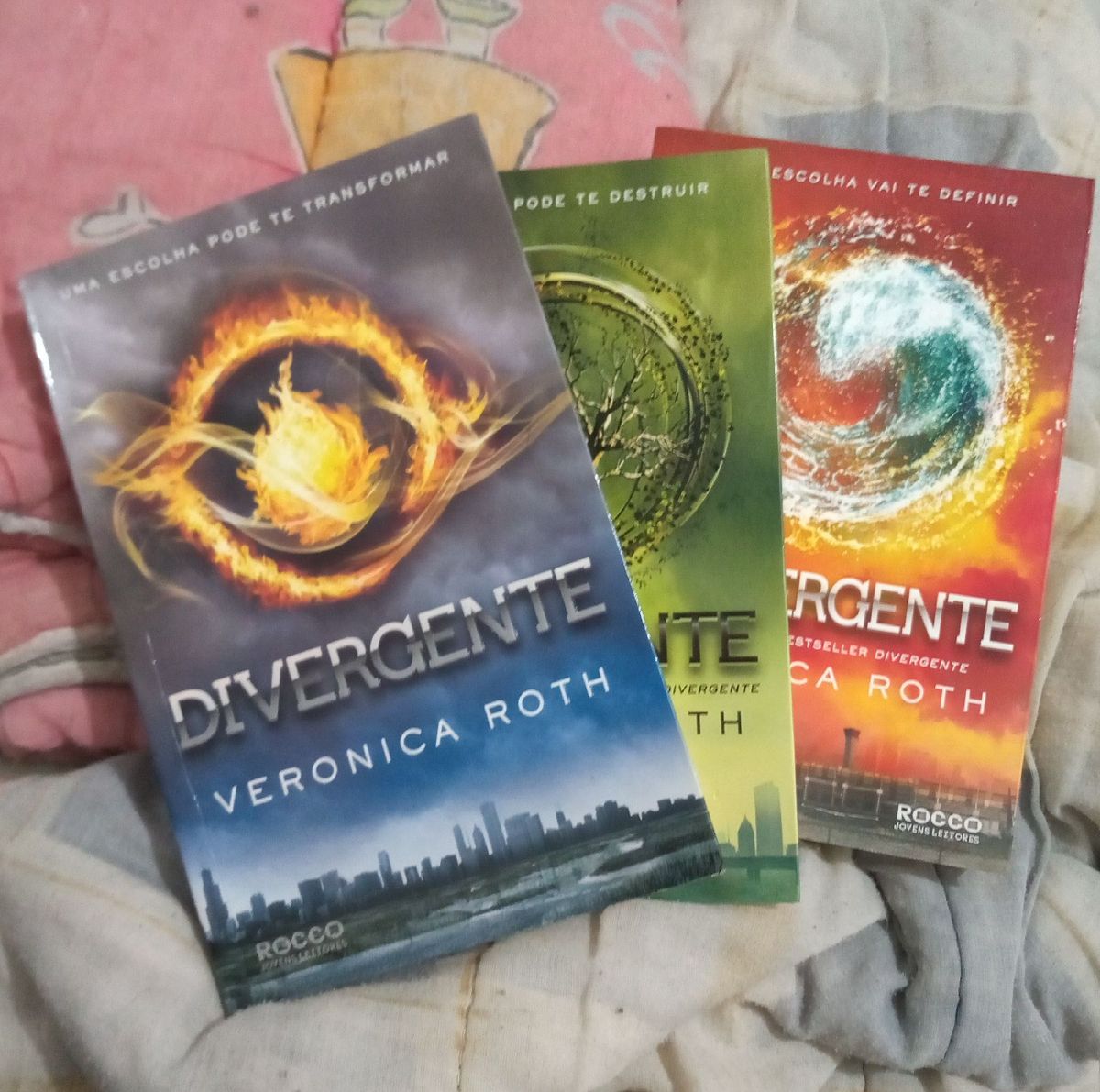 Livros Saga Divergente, Verônica Roth | Livro Rocco Nunca Usado ...