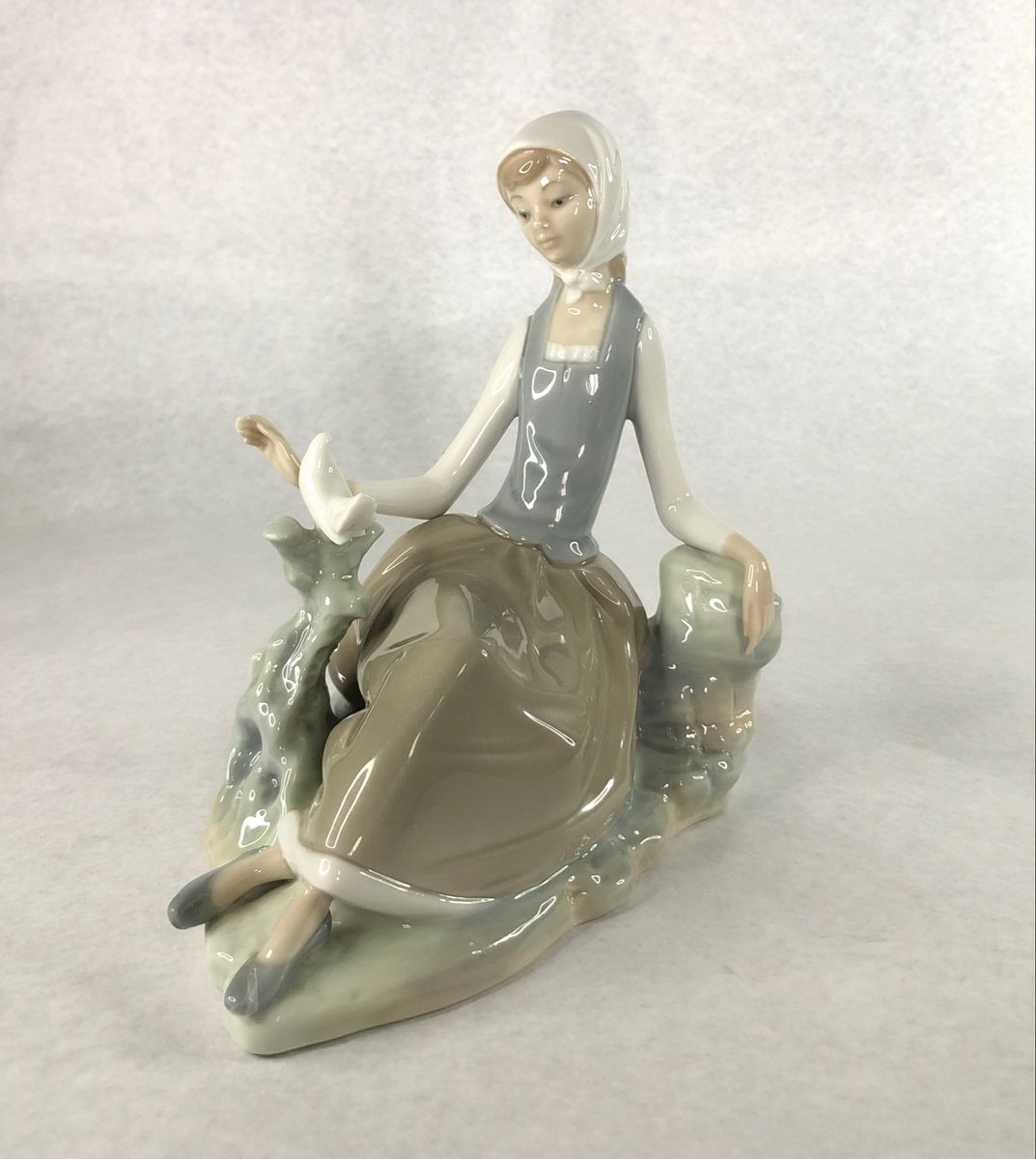 Lladro.menina Pastora | Roupa Infantil para Menina Lladro Usado 79620944 | enjoei