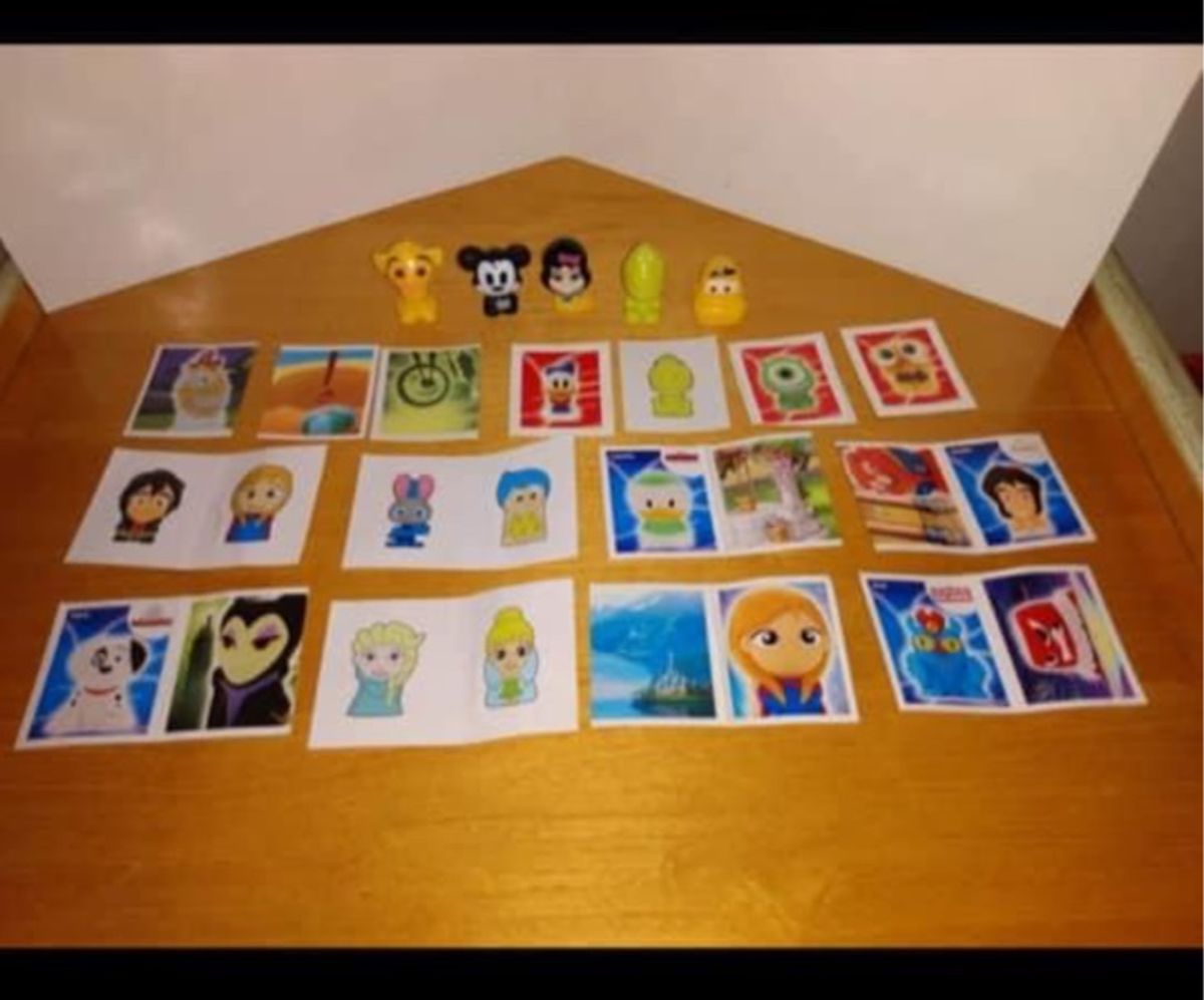 Lote 5 Gogos Disney e 23 Figurinhas Conforme Fotos Gogos | Brinquedo ...