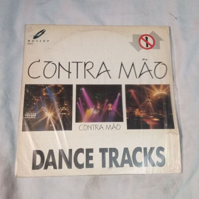Lp de Vinil contra Mão | Item de Música Bullet Usado 107184925 | enjoei