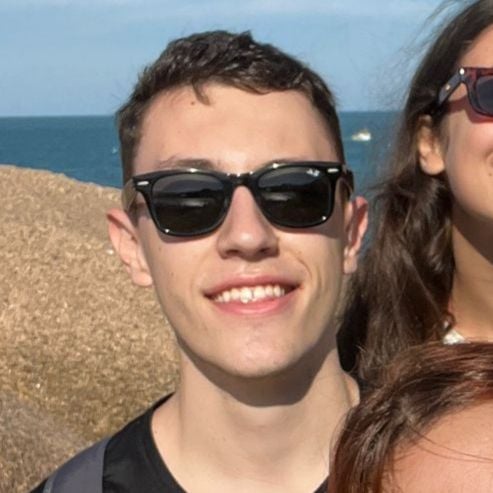 Lucas | Compre e Venda Novos & Usados | Enjoei