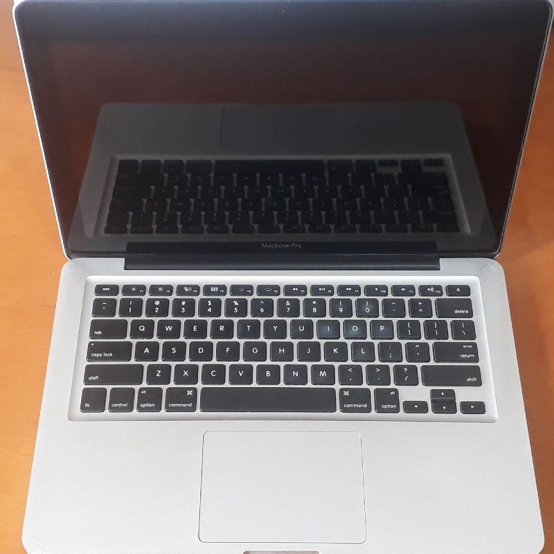 Mac Book Apple Pro 13-Inch Led-Backlit Widescreen Mac Book Apple Pro 13-Inch Led-Backlit Widescreen